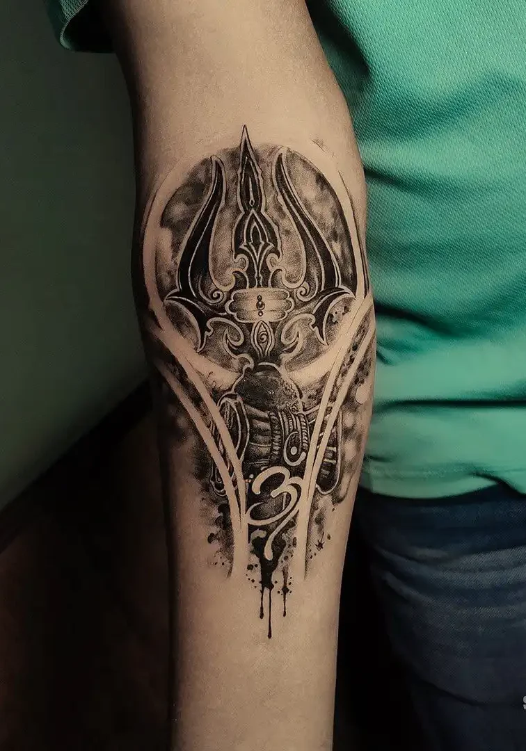 Surajit - Famous Tattoo Artist in Kolkata: Lizard’s Skin Tattoo